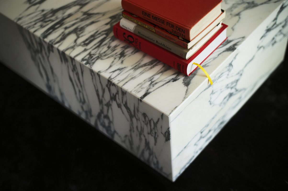 Arabescato marble block table White with an elegant touch